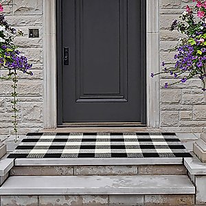 NANTA Cotton Buffalo Plaid Rug 27.5 x 43 Inches Washable Black and White Buffalo Check Rug for Layered Door Mat Indoor Outdoor