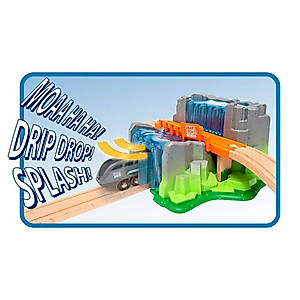 BRIO Smart Tech Sound Waterfall Tunnel - Interactive Train Set Accessory | Enhances Motor Skills | Child-Safe | FSC-Certified Wood Material