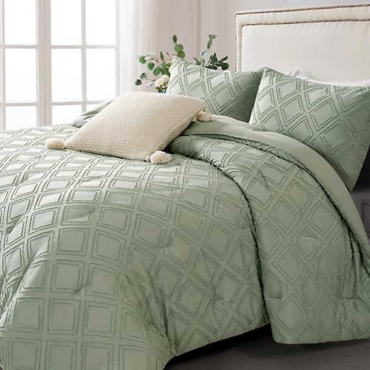 BEDHOURS Boho Comforter Set Queen,Sage Green Tufted Comforter Set,3 Pcs Shabby Chic Down Alternative Farmhouse Bedding Set Soft Lightweight Cooling Comforter for All Seasons
