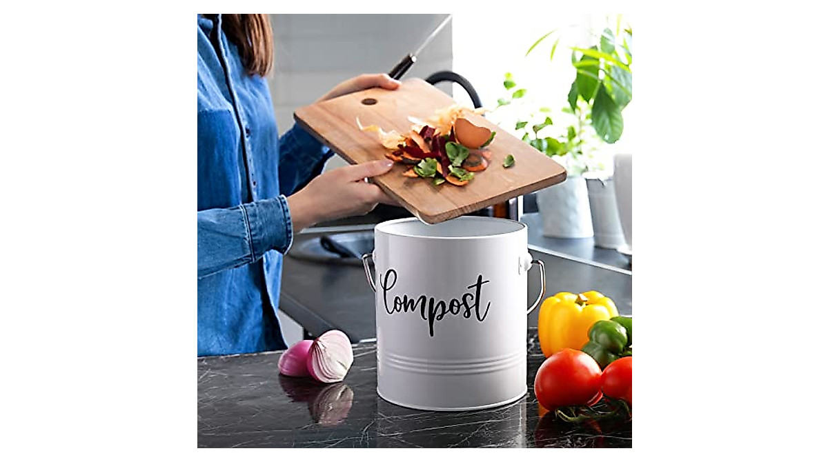 DAYYET 1.3 Gallon Farmhouse Compost Bin for Kitchen