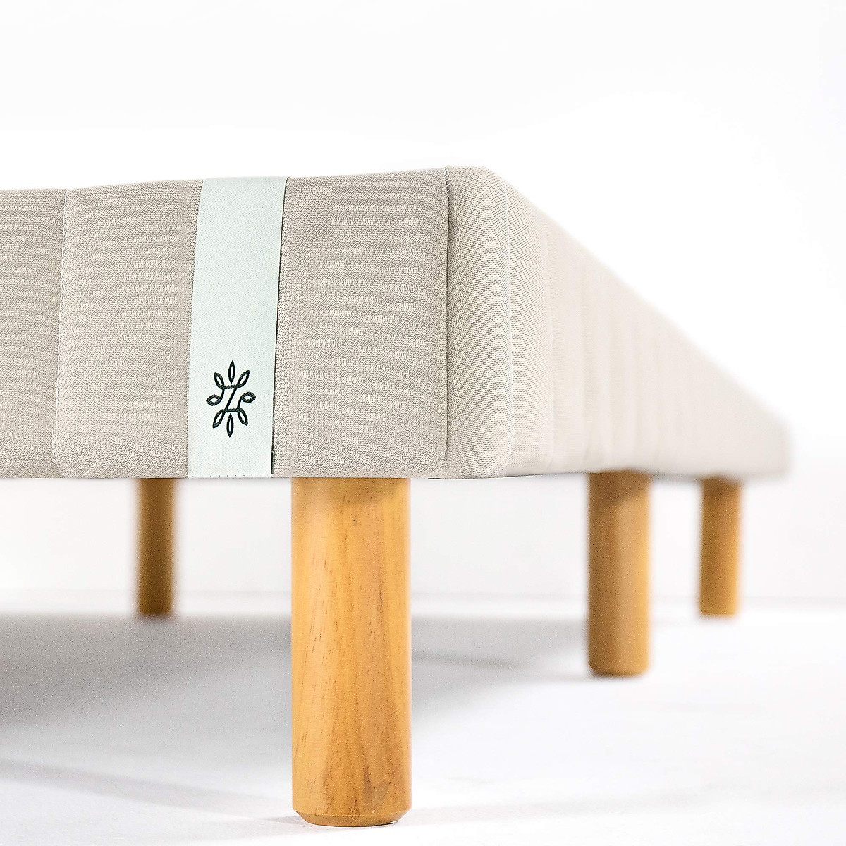 ZINUS GOOD DESIGN Award Winner Justina Metal Mattress Foundation, 11 Inch Platform Bed, No Box Spring Needed, Full, Beige