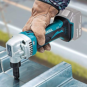 Makita XNJ01Z 18V LXT Lithium-Ion Cordless 16 Gauge Nibbler, Tool Only