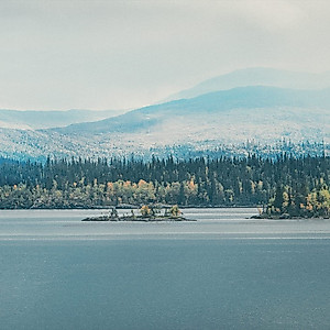 Skandinavisk Explore Giftset of 3 Mini Scented Candles. FJÄLL ‘Highland’, Fjord, and ØY 'Island'. Vegan Formula. 3 x 2.3 oz.