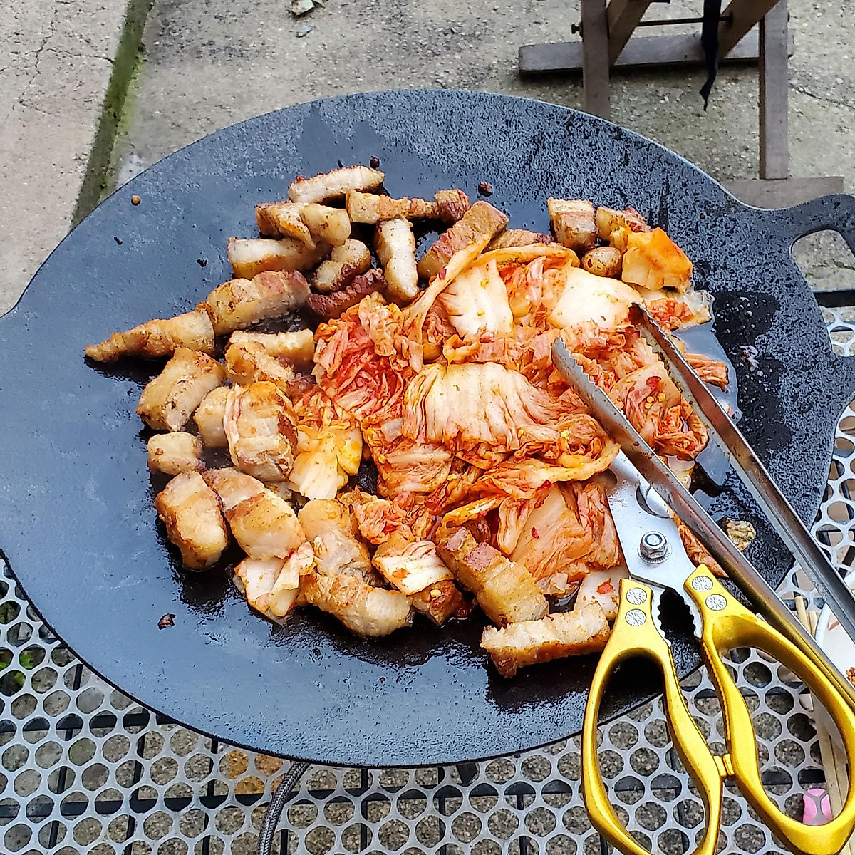 13-Inch Korean BBQ Grill Pan, Cast Iron Griddle for Indoor and Outdoor Stovetop Use