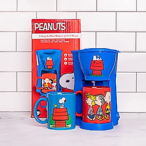 Uncanny Brands Peanuts Single Cup Coffee Maker Gift Set with 2 Mugs