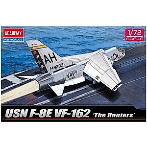 Academy USN F-8E VF-162 "The Hunters" Model Kit