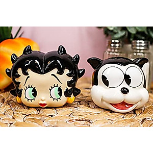 "Home Décor Accents" Comical And Collectible Ceramic Salt And Pepper Shakers Set - Home Accents 33-kl1-8752