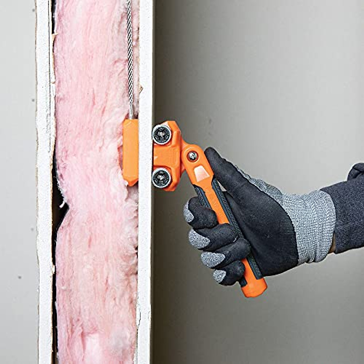 Klein Tools 50611 Magnetic Wire Puller, Pulls Electrical Wire Behind Walls/Tight Spaces, Stainless-Steel Leader, Cable Pulling, Rare Magnet