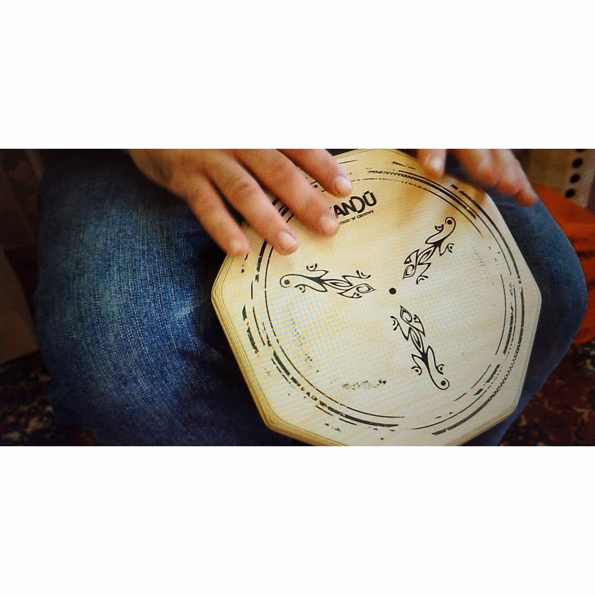 Kandu - The 13'' Cajonga The perfect combination of Conga and Cajon, fun and funky sound that somehow fits whatever kind of music you want to play. (Dragon Fire)