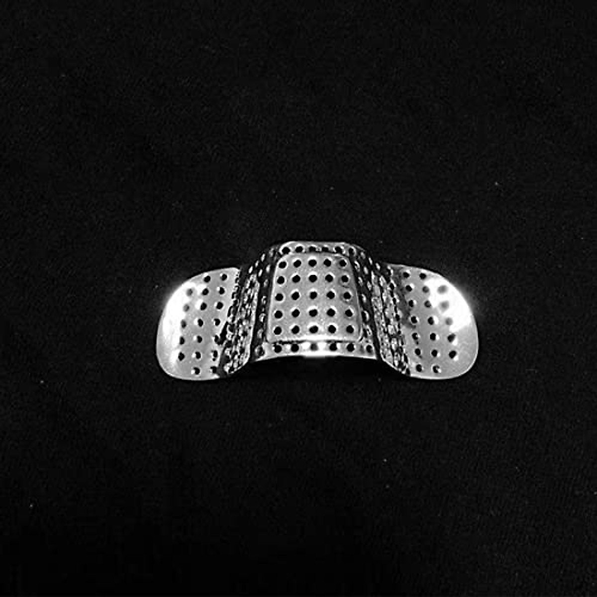 Sirytova Cyber Punk Face Accessories On Nose Steel Nose Cuff Clip Luxury Nose Jewelry Halloween Cyborg Cosplay Costume(Silver)
