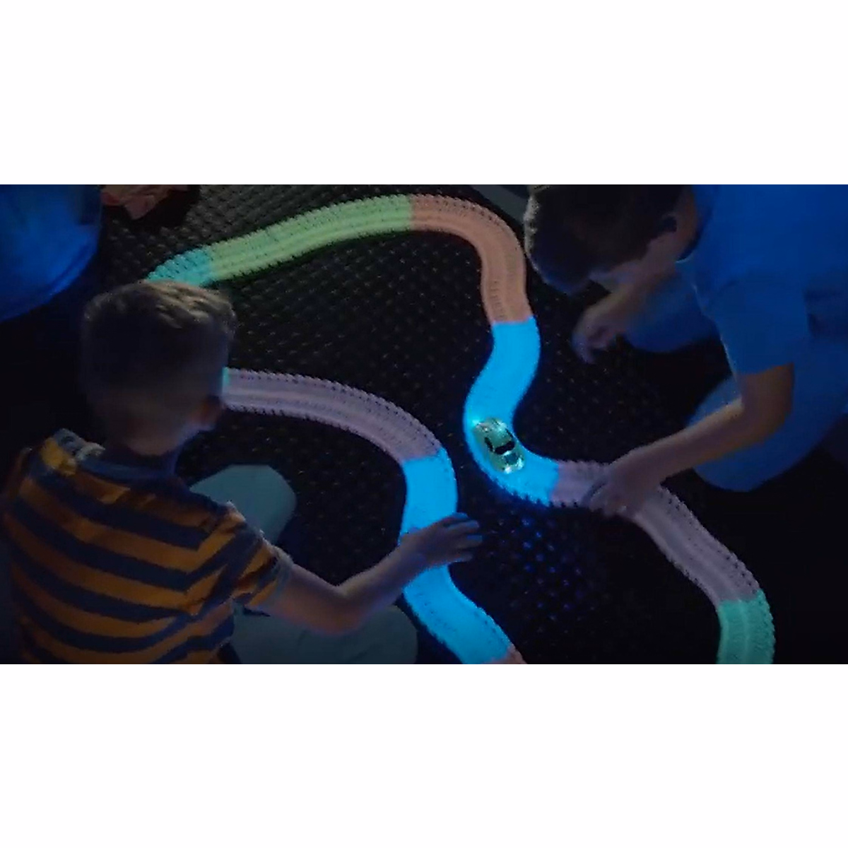 Mindscope Twister Tracks Neon Glow in The Dark 221 Piece (11 feet) of Flexible Assembly Track Emergency Series