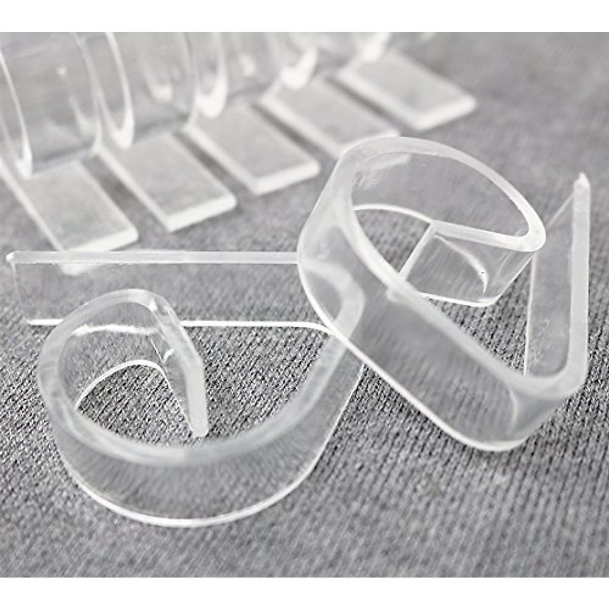 DurReus Clear Plastic Tablecloth Clips Outdoor Party Picnic Table Cover Clamps Household Table Cloth Holders(48 Pack)