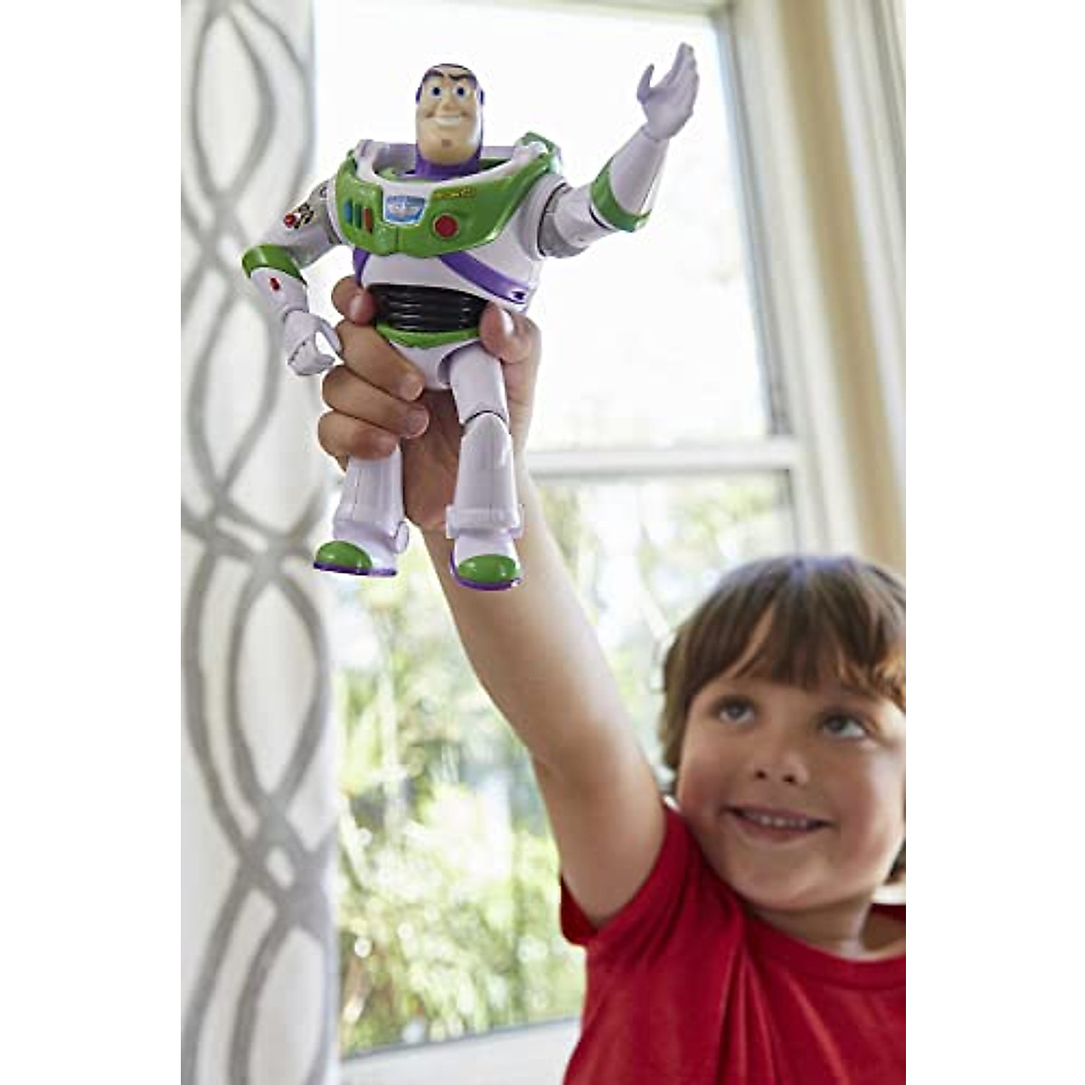 Mattel Disney Pixar Buzz Lightyear Action Figure, Posable Character in Signature Look, Collectible Toy, 7 Inch