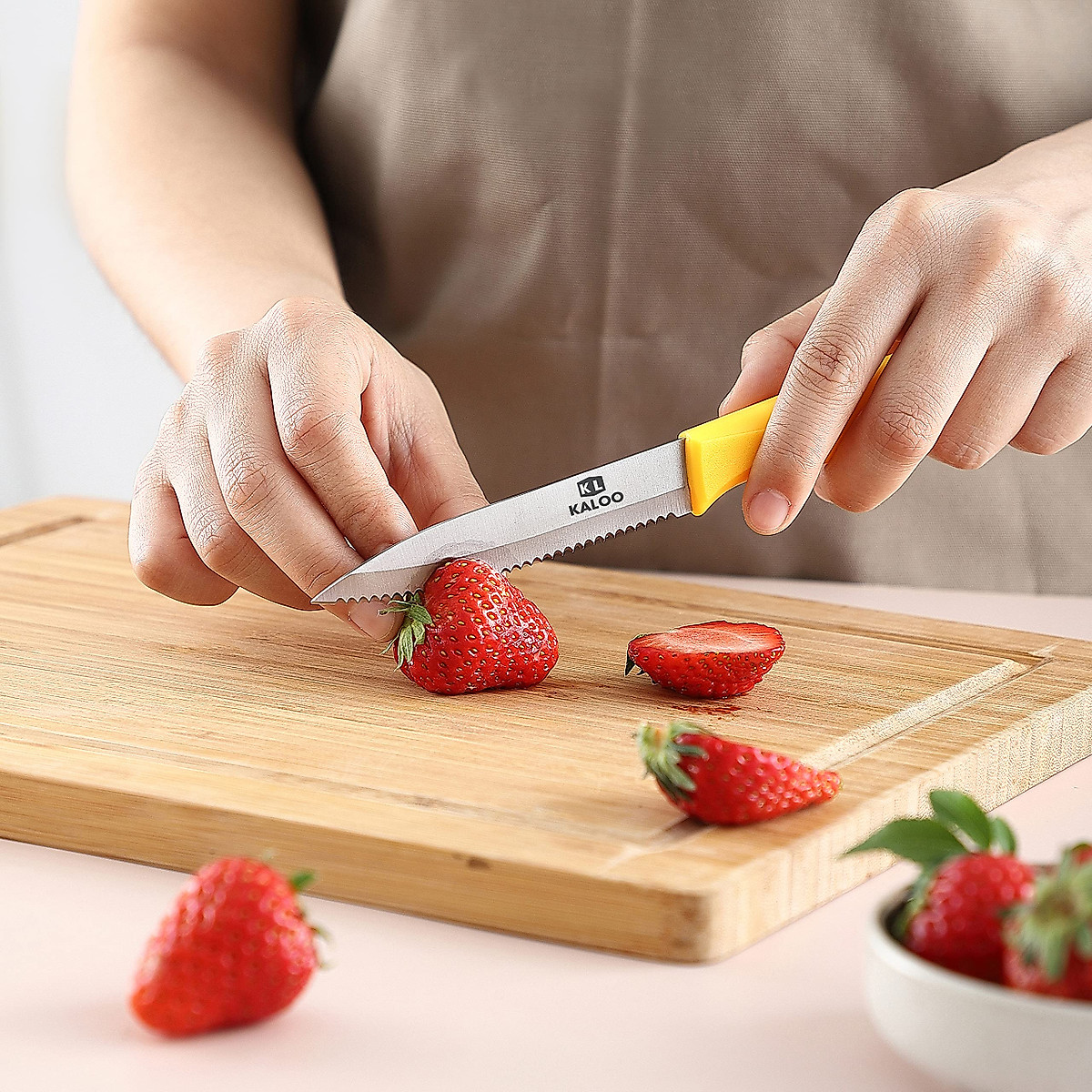 KL KALOO Paring Knife, Set of 4 Paring Knives Set With 2-Piece 4-inch Straight & Serrated Paring Knives, 3.5-inch Peeling Knife & 4.5-inch Utility Paring Knife (Green, Red, Pink and Yellow)