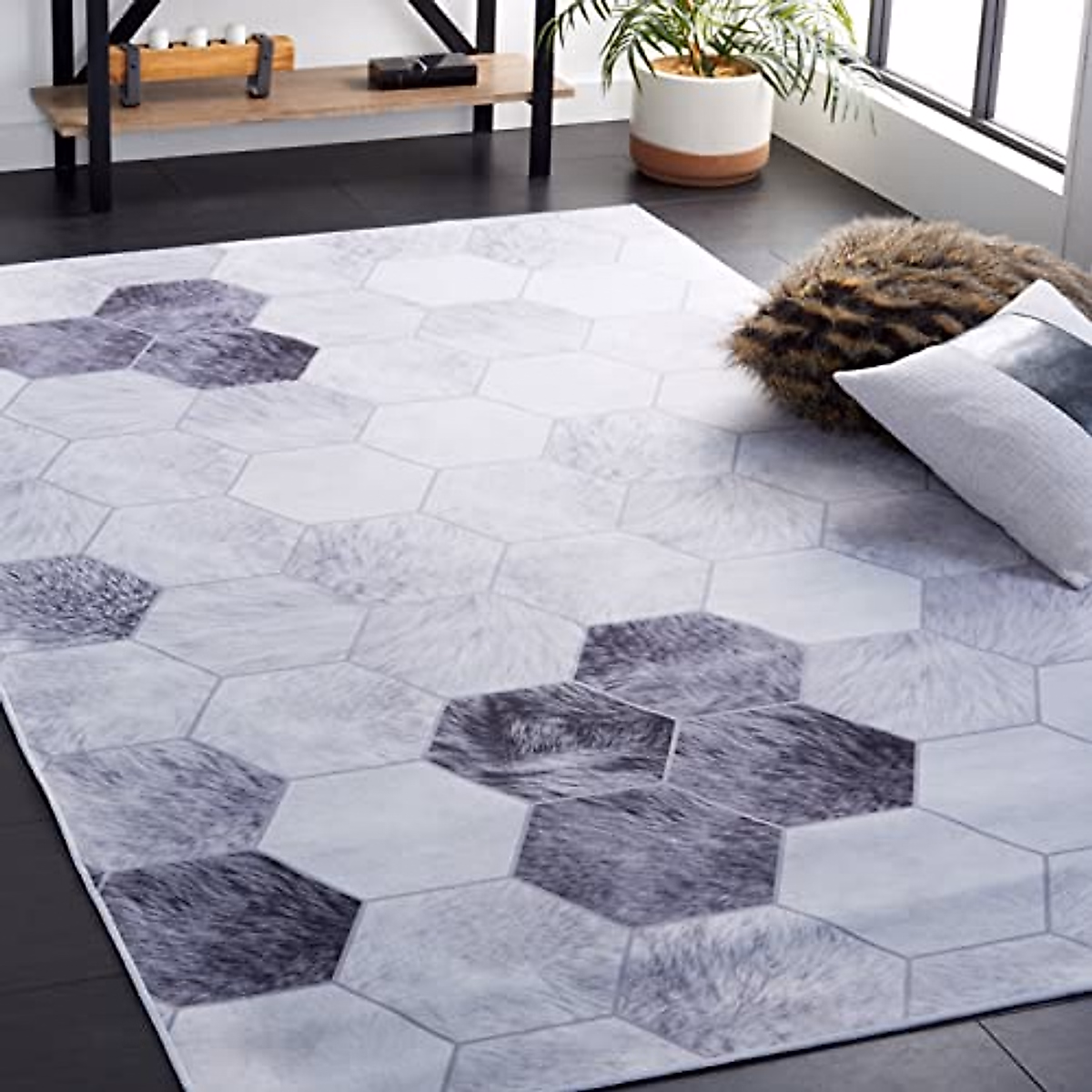 Safavieh Faux Hide Collection Machine Washable Slip Resistant 5' x 8' Ivory/Grey FAH546A Rustic Lodge Modern Glam Bedroom Living Room Area Rug