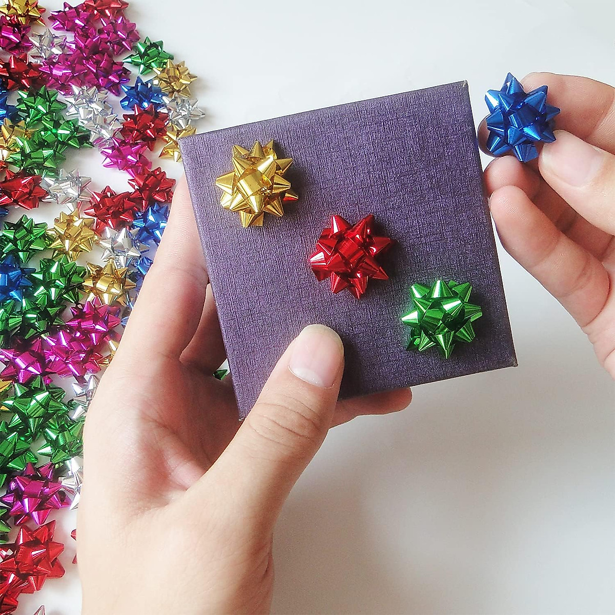 150pcs 1 Inch Gift Wrap Bow 1" Tiny Self Adhersive Mini Present Wraping Mini Bows 6 Colors Holiday Festiveal Christmas Decoration (SERSEE 1")