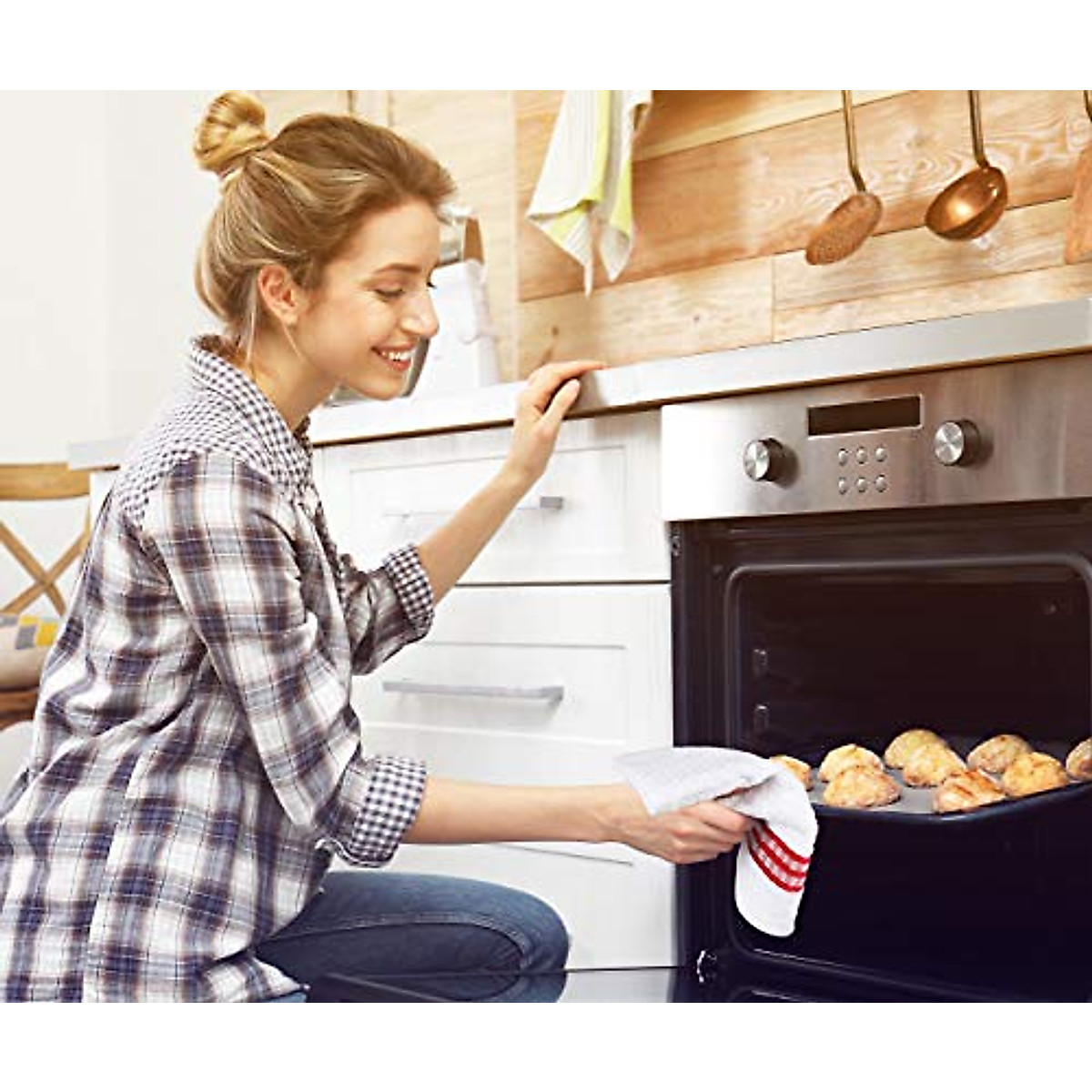 Utopia Towels 12 Pack Kitchen Towels, 15 x 25 Inches Cotton Dish Towels, Tea Towels and Bar Towels (Red)