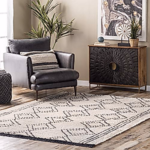 nuLOOM Tayah Soft Shag Moroccan Diamond Fringe Area Rug, 5' 3" x 7' 6", Beige