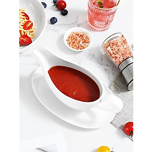 Yedio 18 oz Gravy Boat with Saucer, Large White Ceramic Gravy Boat, Boat and Tray for Turkey Beef Sauce, Salad Dressing, Creamer, Milk, Broth,Microwave and Dishwasher Safe