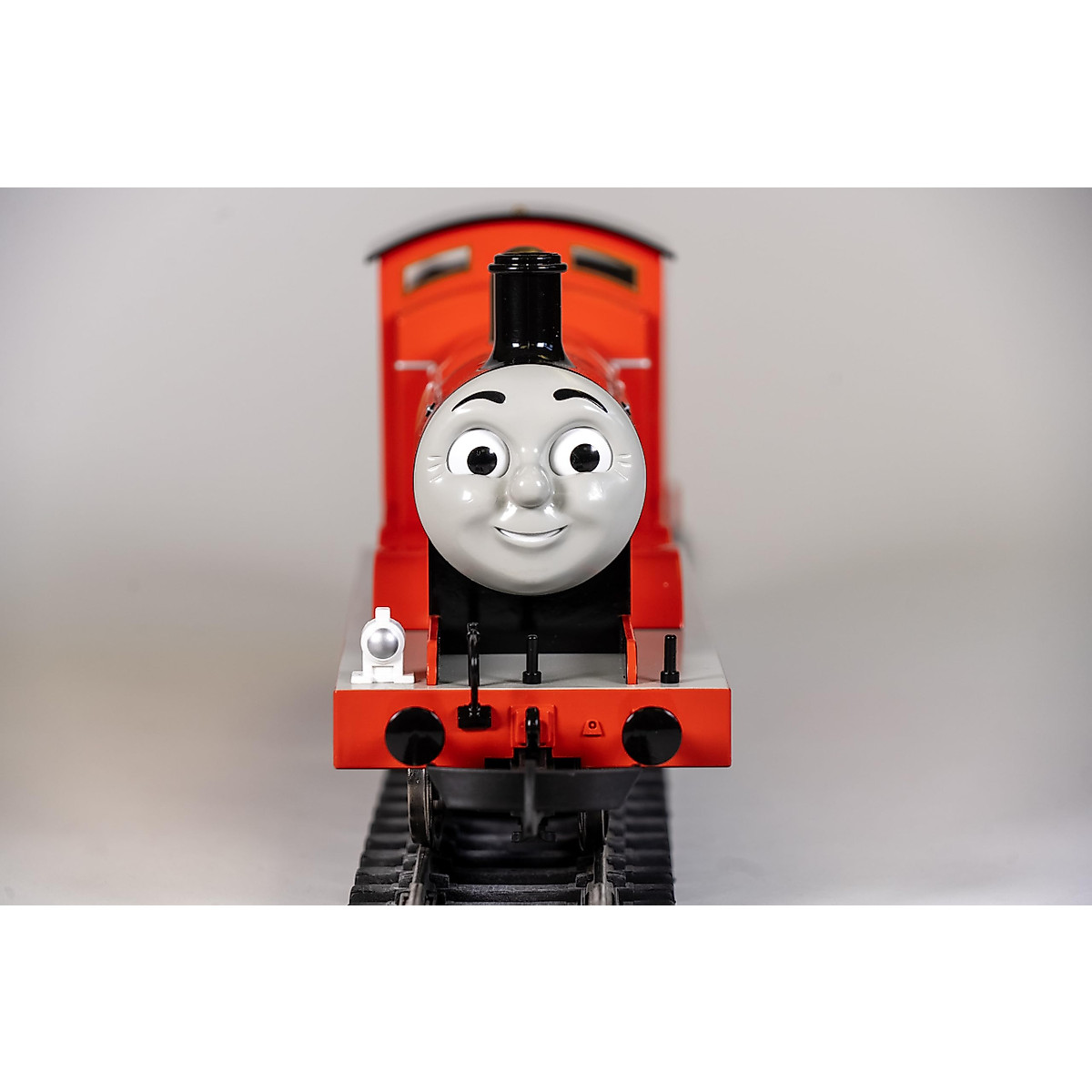 Bachmann Trains - THOMAS & FRIENDS - JAMES THE RED ENGINE (with moving eyes) - Large "G" Scale