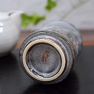 Kutani Yaki(ware) Japanese Yunomi Tea Cup Rabbit