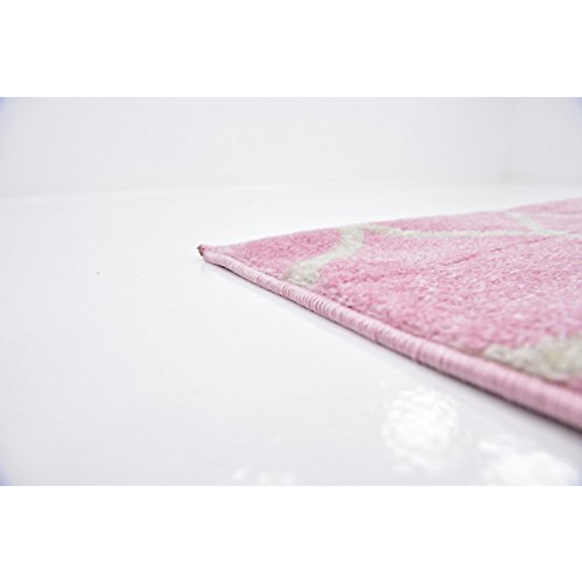 Unique Loom Trellis Frieze Collection Area Rug - Rounded (5' 1" x 8', Light Pink/ Ivory)