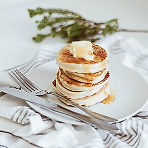 Dicunoy 2 Pack Glass Butter Dishes, Small Round Butter Keeper with Dome Lid and Handle, Clear Butter Serving Container with Cover, Round Crystal Mini Butter Cloche for Candy, Dessert, Parfait, Jam