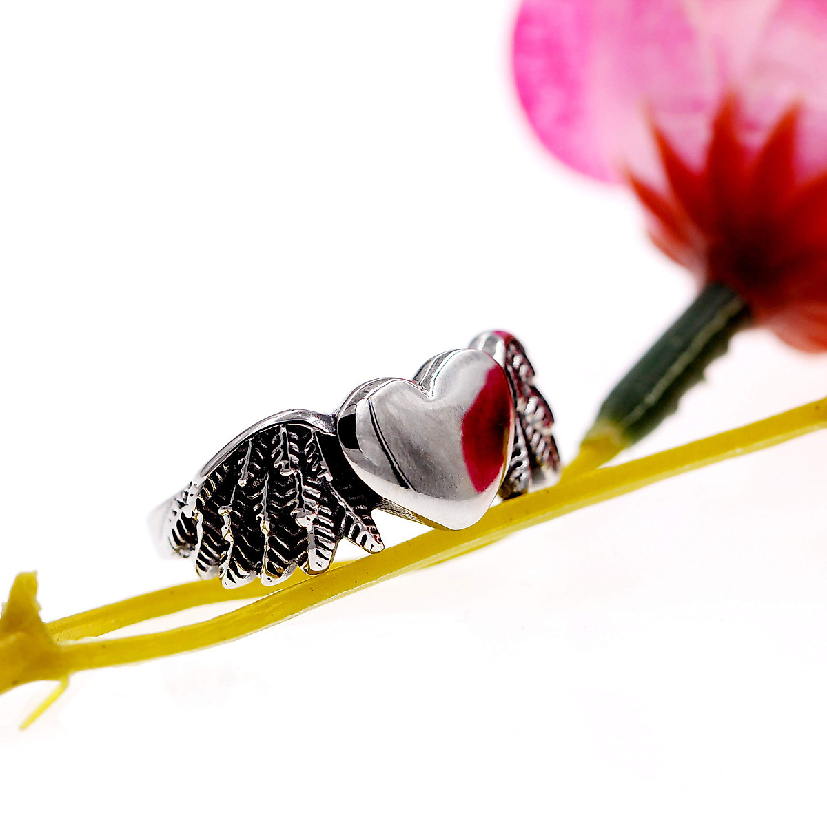 Stainless Steel Angel Heart Wings Ring, Retro Black Wings Of Love Promise Ring for Women Ladies Y678(Size 7)