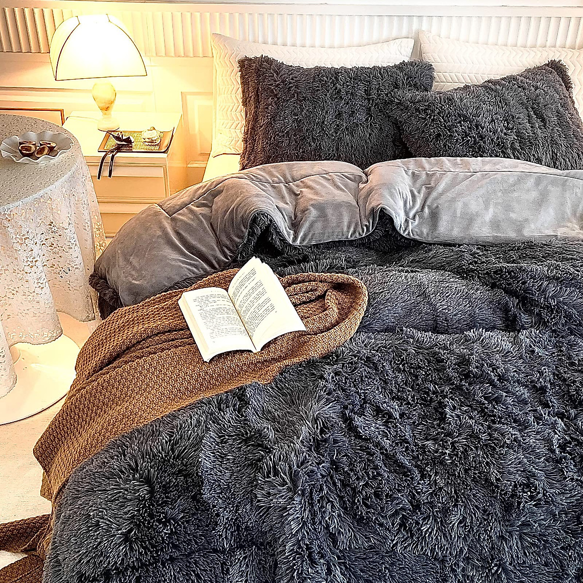 Shaggy Comforter Set Black Queen Size 3 Pieces Winter Faux Fur Comforter Set with 2 Pillowcases Ultra Soft and Easy Care Luxury Plush Warm Super Fleece Velvet Flannel Bedding Set