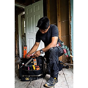 Custom Leathercraft1539 Multi-Compartment 50 Pocket Tool Bag