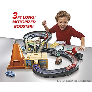 Mattel Disney Pixar Cars Track Set with Lightning McQueen Toy Car, Race Around Radiator Springs Playset with Speed Booster