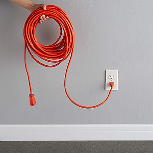 Amazon Basics 100-Foot 3-Prong Vinyl Indoor/Outdoor Extension Cord - 10 Amps, 1250 Watts, 125 VAC - Orange