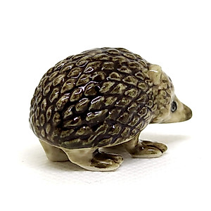 SSJSHOP Hedgehog Dollhouse Miniature Figurines Hand Painted Ceramic Animals Collectible Gift Home Garden Decor,