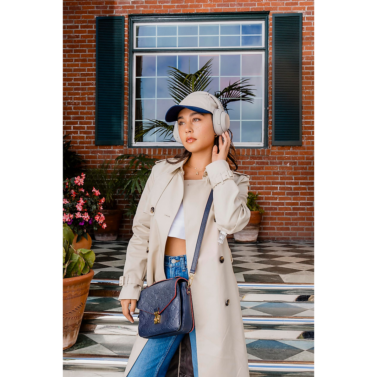 Sony WH-1000XM4 Wireless Premium Noise Canceling Overhead Headphones with Mic for Phone-Call and Alexa Voice Control, Silver