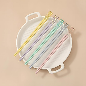 HELERKOL 5 Pairs Chopsticks Amber Cherry Blossom Pattern Multicolor Chopsticks Japanese Korean Non-slip Chopsticks Reusable Dishwasher Safe Yellow Pink Blue Green Purple Chopsticks