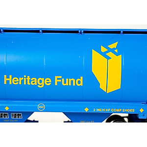 Bachmann Trains - Canadian 4 Bay Cylindrical Grain Hopper - Heritage Fund - HO Scale