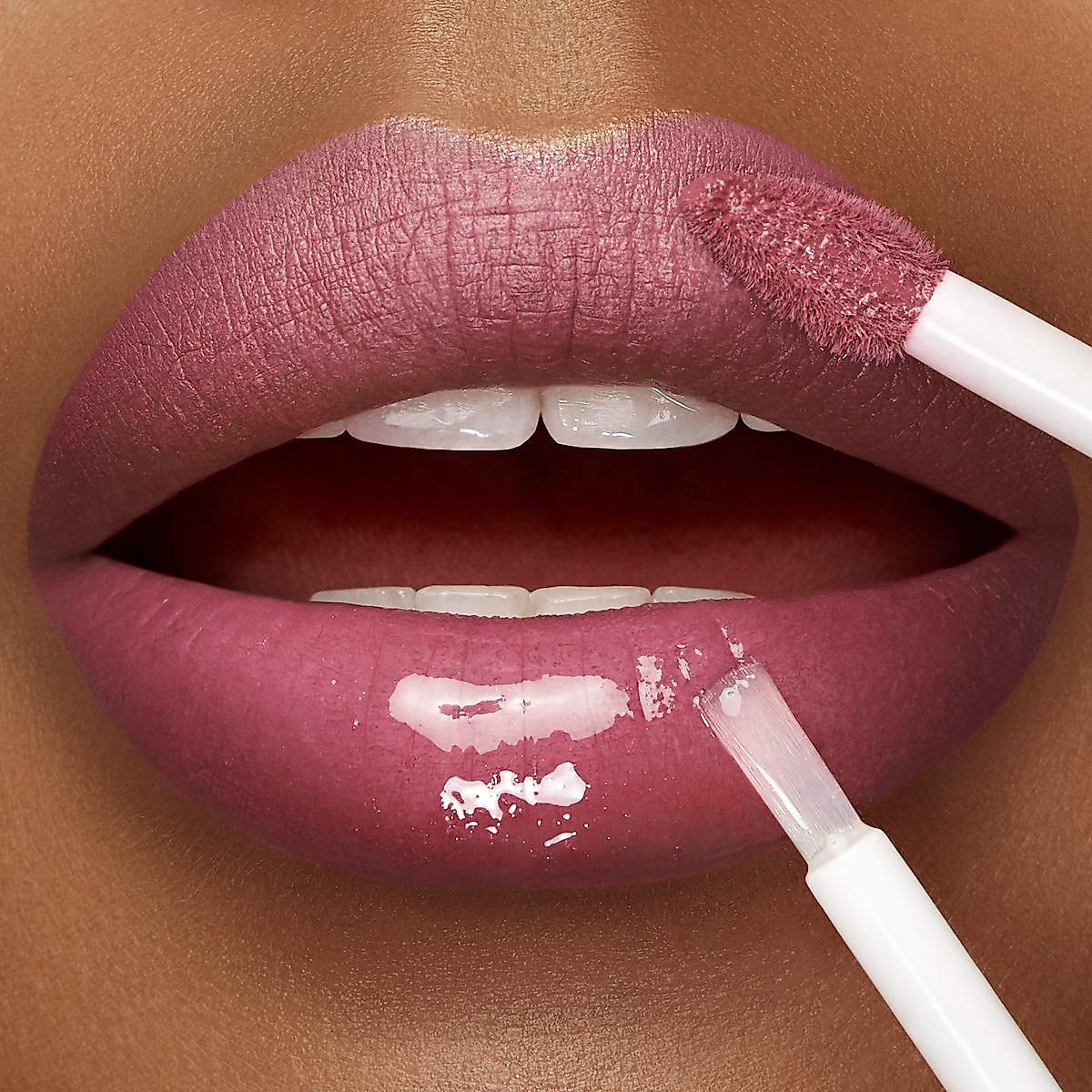 Kiko Milano - Unlimited Double Touch 120 Liquid Lipstick With A Bright Finish In A Two-step Application. lasts Up To 16 hours. No-transfer base Colour.