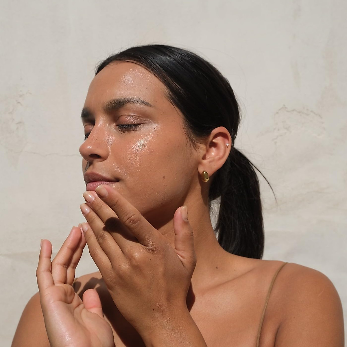 Summer Fridays CC Me Serum with Vitamin C + Niacinamide - Brightening + Hydrating Face Serum to Improve Skin Tone + Reduce Appearance of Dark Spots Over Time (1 Fl Oz)