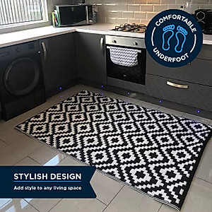 Black and White Reversible Indoor/Outdoor Rug That's UV and Stain Resistant. Ideal Outdoor Carpet and Patio Rug at 6 ft x 3.9 ft (180 cm x 120 cm). Looks Great in Gardens, Decks and on Balconies.