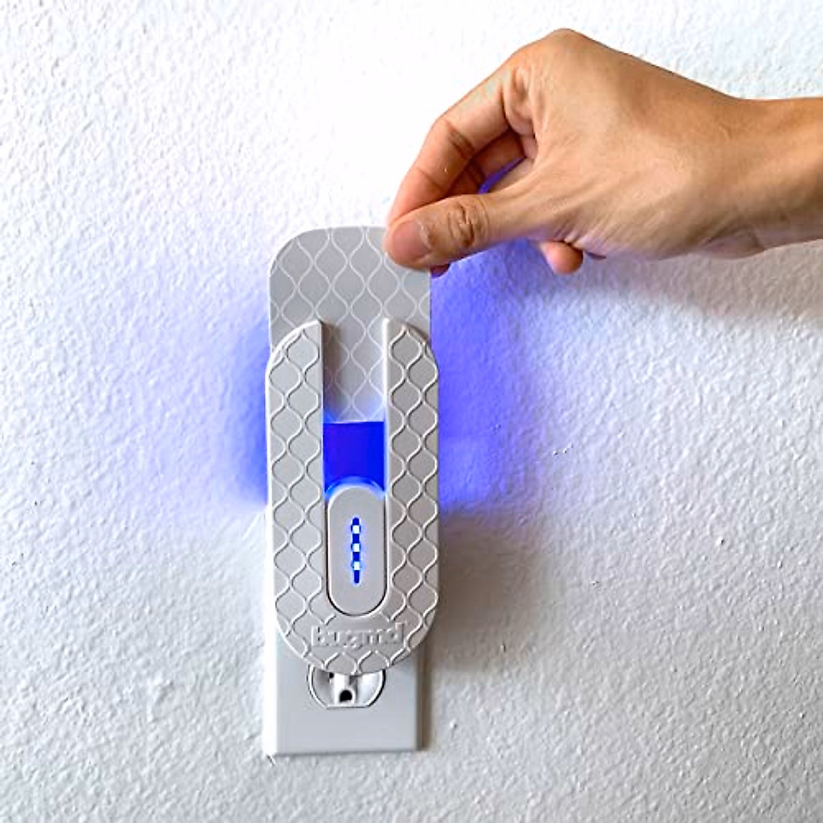 BugMD No Fly Zone Refiller Pad (6 Pads) - Extra-Strong Adhesive Traps, Indoor Insect Trap Refill, No Harsh Chemicals, Household Friendly, Fly Trap Refill, Flea Trap Refills, Bug Trapper