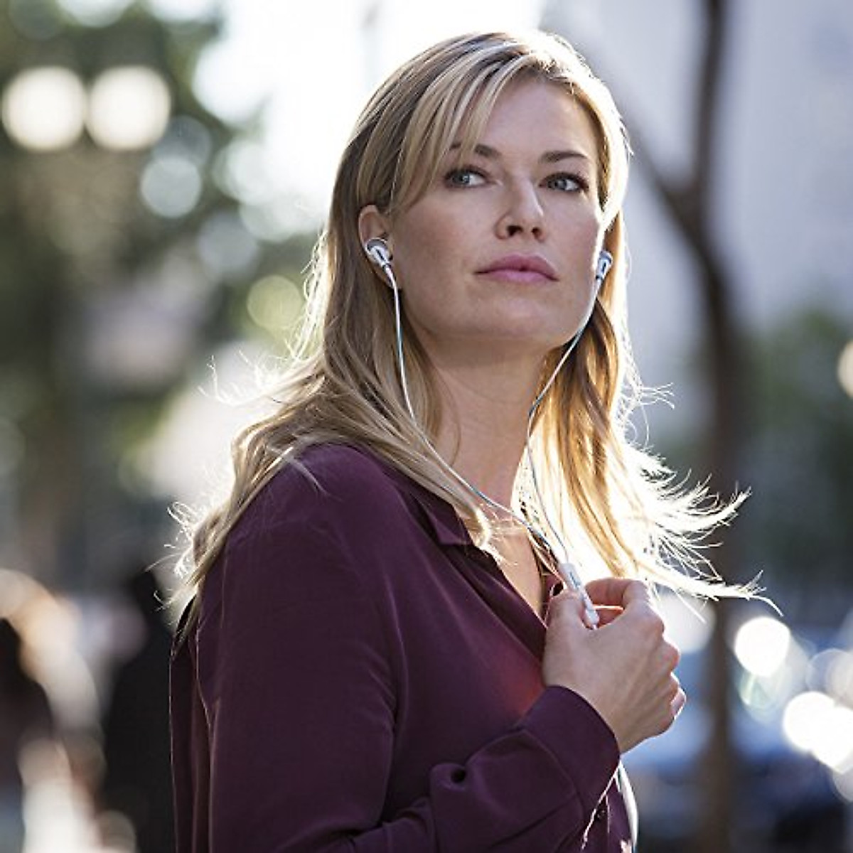 Bose QuietComfort 20 Acoustic Noise Cancelling Headphones, Apple Devices, White