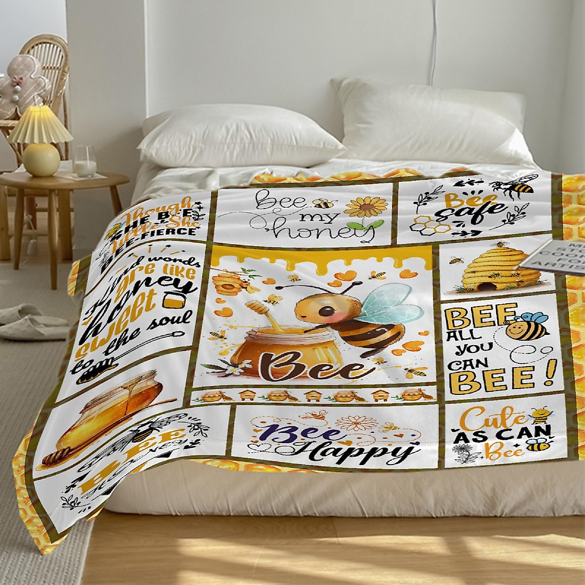 Bee Blanket Gift for Girl Women Printed Bee Pattern Facecloth Blanket Cute Fluffy Cozy Soft Plush Blanket for Bed Sofa Living Room Sofa Chair 50"x40"for Kid