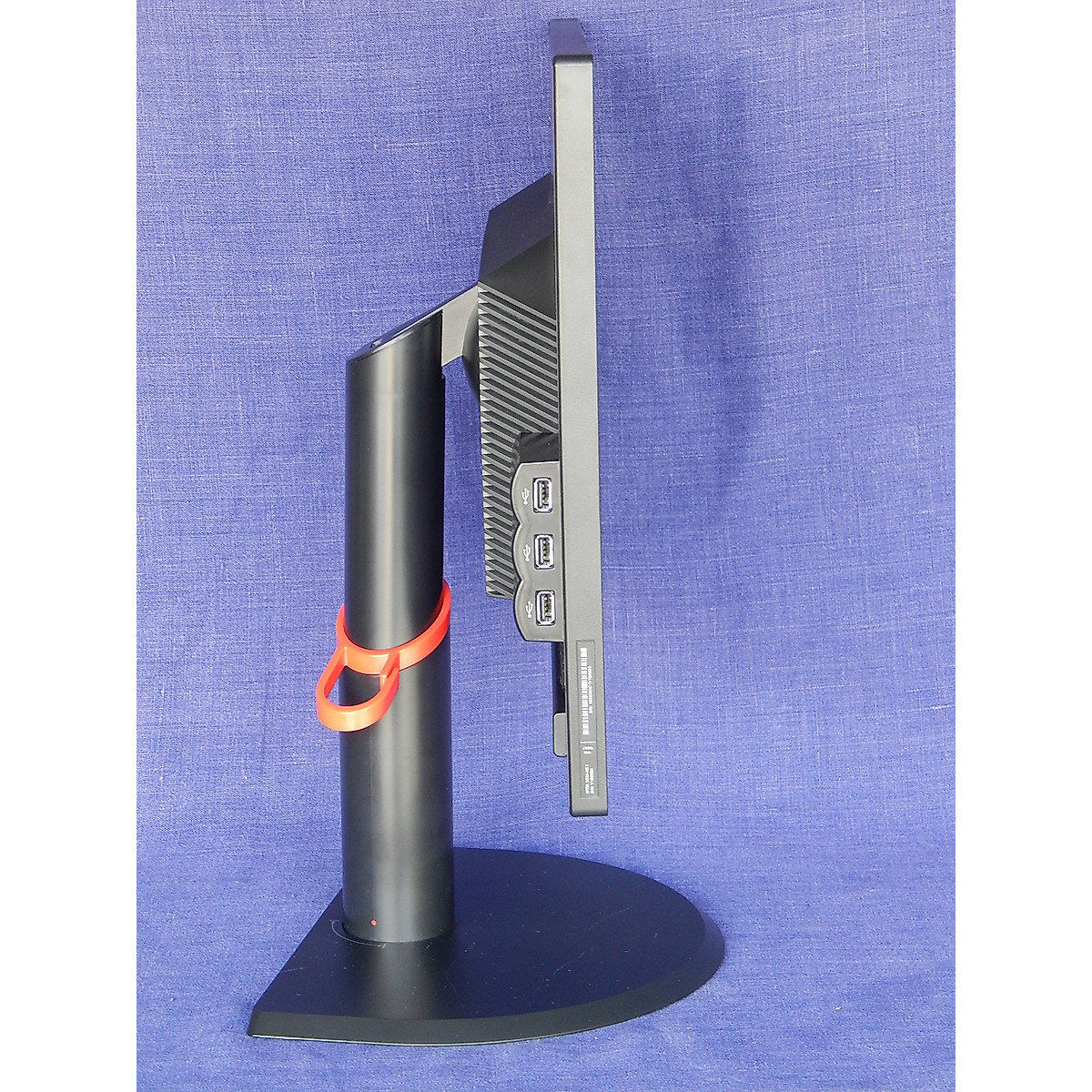 Lenovo ThinkVision LT2323p 23 Full HD Widescreen LED Monitor 16:9 5ms 1920x1080 1000:1 DVI/VGA/USB/DisplayPort Raven Black