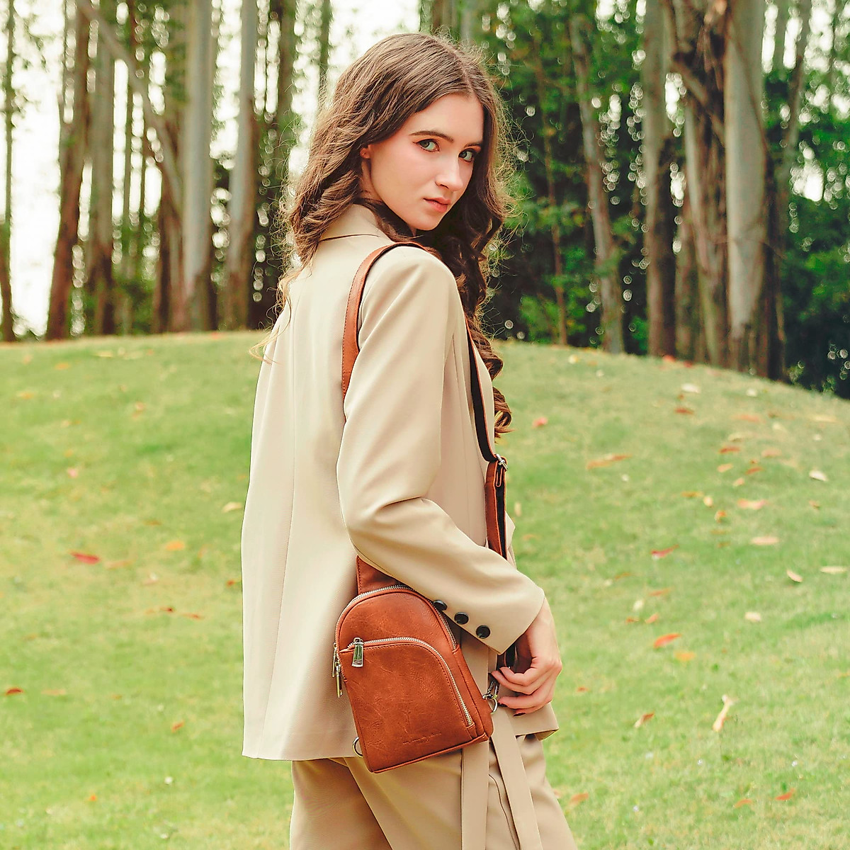 AOCINA INICAT Small Sling Bag Crossbody Vegan Leather Fanny Packs for Women Fashionable Chest Bag for Travel(026-Black with RFID)