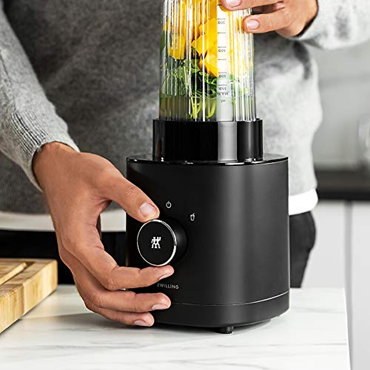 ZWILLING Enfinigy Personal Blender, Piranha Teeth Cross Blade for Ultimate Blending, Smoothies, Shakes and More, 20 fl oz Breakproof Travel Cup with Lid, BPA Free, Black