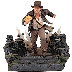 Diamond Select Toys Indiana Jones and The Raiders of The Lost Ark: Escape with Idol Deluxe Gallery Statue