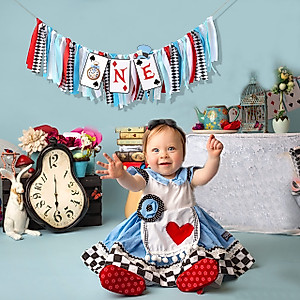 Alice in Wonderland One High Chair Banner - Alice in Wonderland Birthday Party Decorations，Alice Wonderland First Birthday High Chair Banner Girl，1st Birthday Girl Decoration，Highchair Banner 1st Birthday Girl，onederland 1st Birthday Girl One High Cha