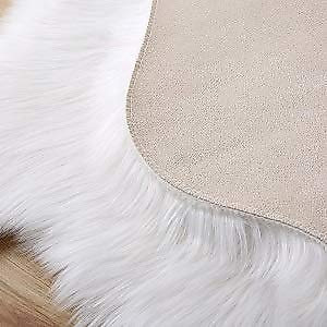 Dikoaina Classic Soft Faux Sheepskin Fur Rug White Fluffy Area Rug Shag Rug Carpets for Bedroom Living Room