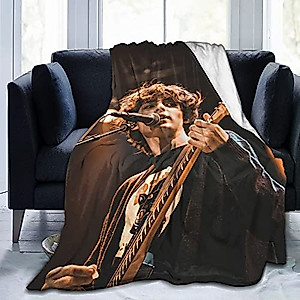 MEROHORO Finn Wolfhard Throw Blanket, Air-Conditioning Blanket, Super Soft & Comfy Flannel Fleece Blanket, Lightweight Cozy Microfiber Anti-Pilling Plush Blanket for Sofa Chair, Bed, Couch (3 Sizes)