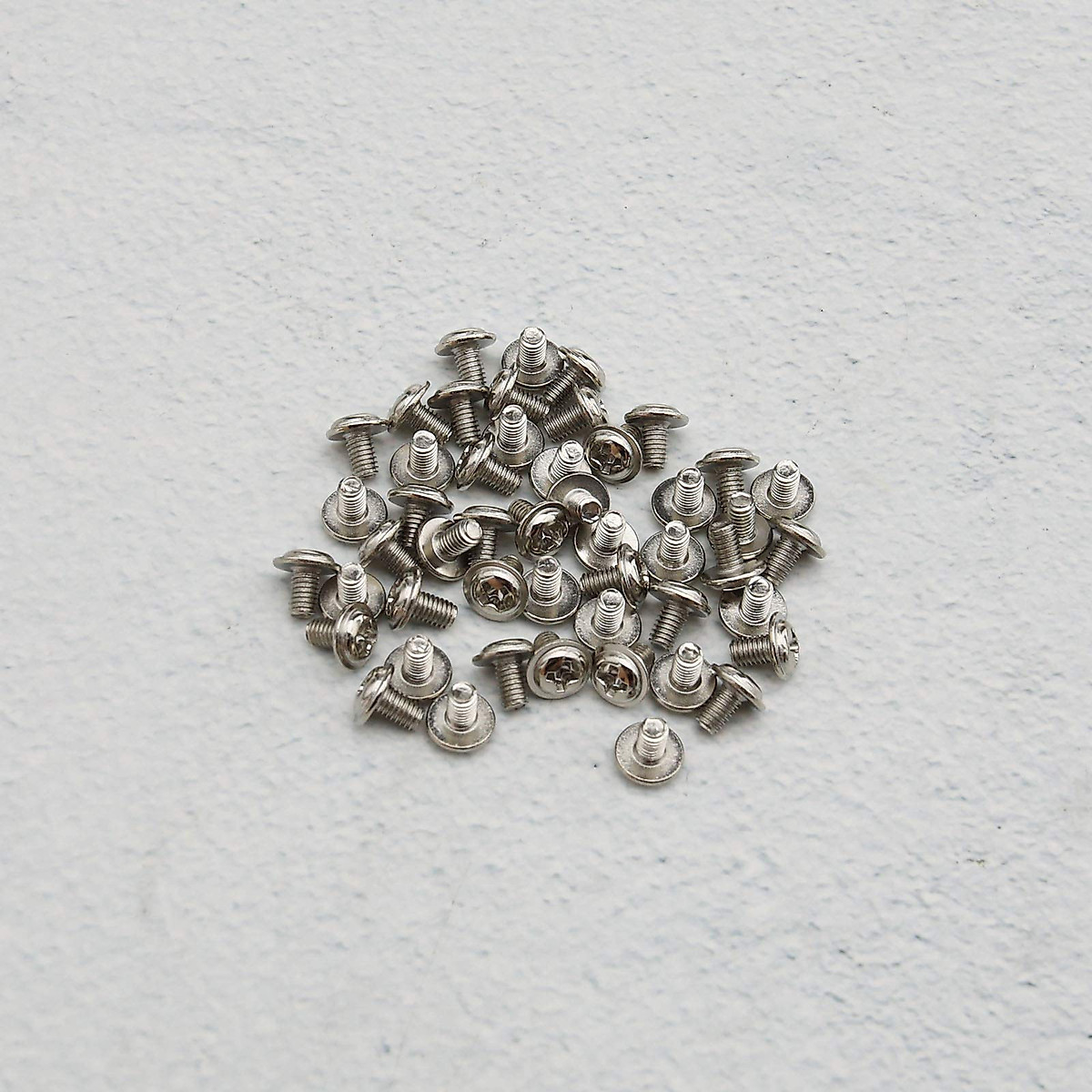 Create idea PC Case Motherboard Screws Kit, M3x6x4mm Brass Standoffs M3x5mm Screws with Screwdriver for Hard Drive Computer Case Motherboard